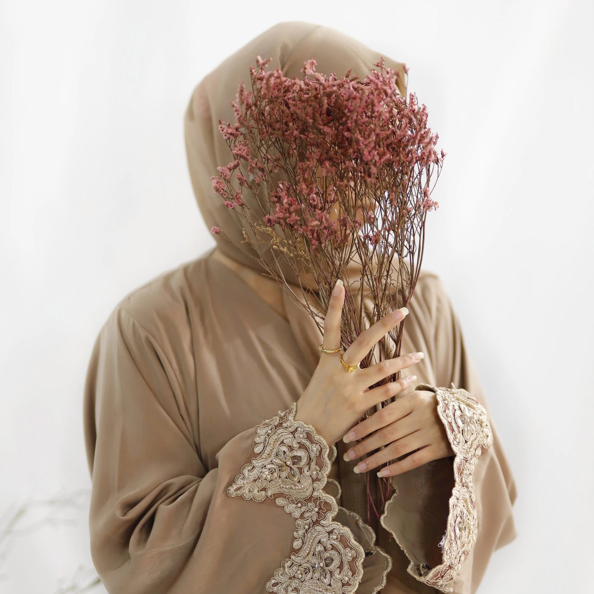 Shop Premium Abayas Online in Pakistan | Rosh